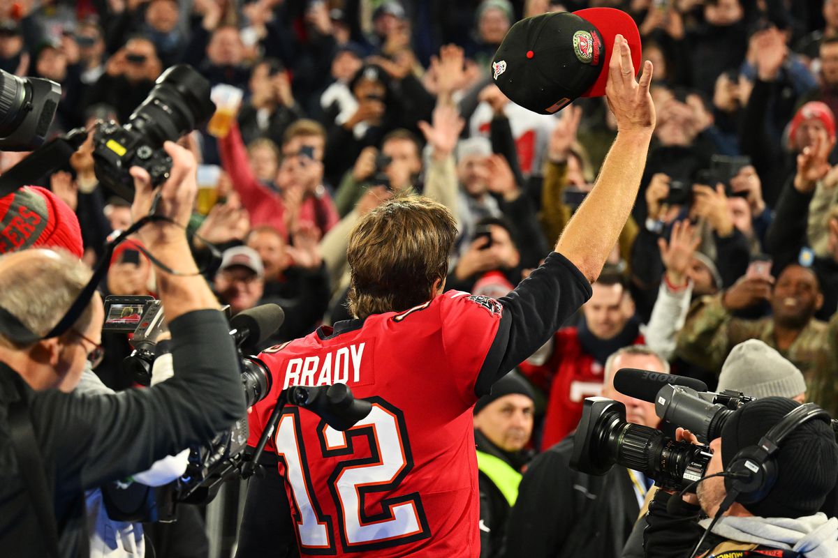 Buccaneers Defeat the Seahawks in Munich, Germany, 21-16 - FL Teams