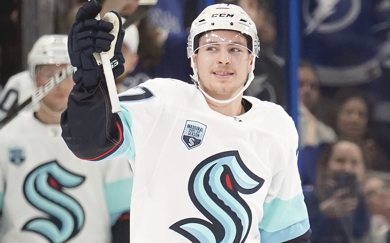 Lightning Acquire Yanni Gourde and Oliver Bjorkstrand from Seattle for Postseason Run